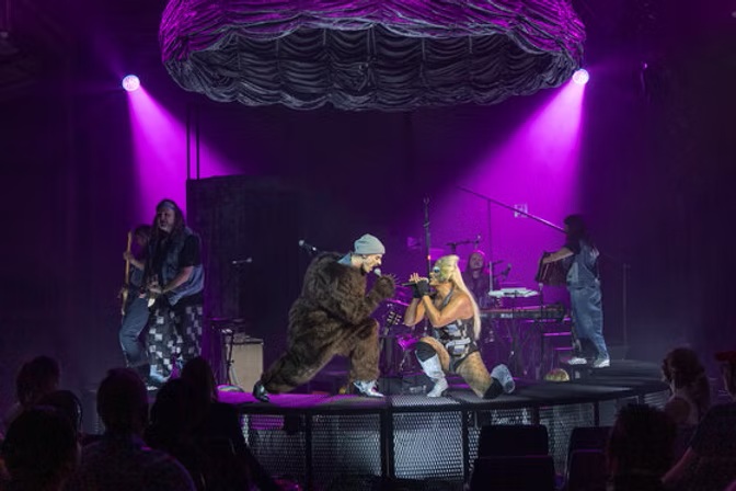 HEDWIG AND THE ANGRY INCH @ The Athenaeum Theatre Review | HEAVY Cinema