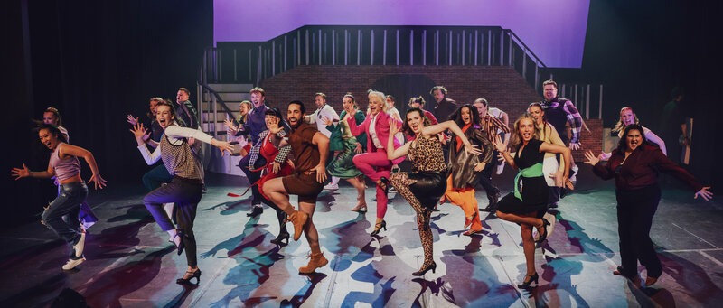 LEGALLY BLONDE: THE MUSICAL @ The National Theatre Review | HEAVY Cinema